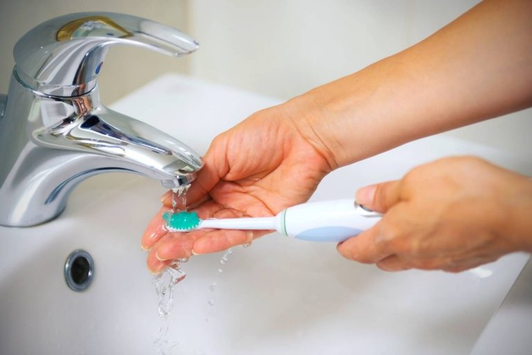 How to Clean an Electric Toothbrush | Surreal Home