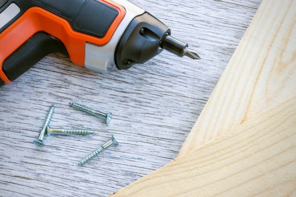 How to Use an Electric Screwdriver | Surreal Home