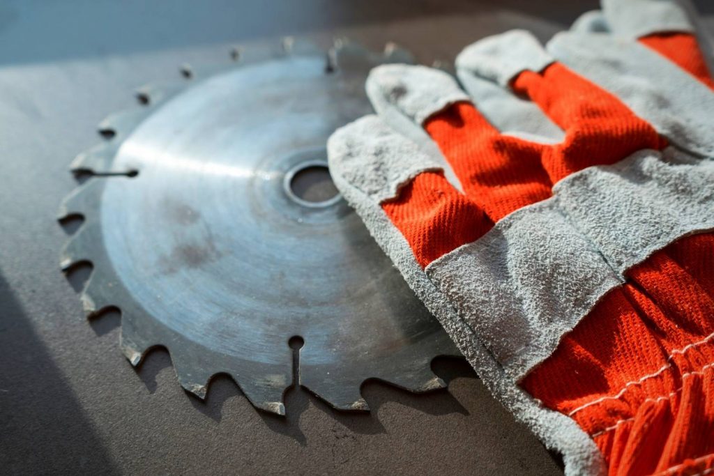 How to Sharpen a Circular Saw Blade | Surreal Home